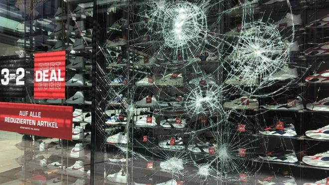 Gangs smash shops & attack police in Germany - Pressmediaofindia