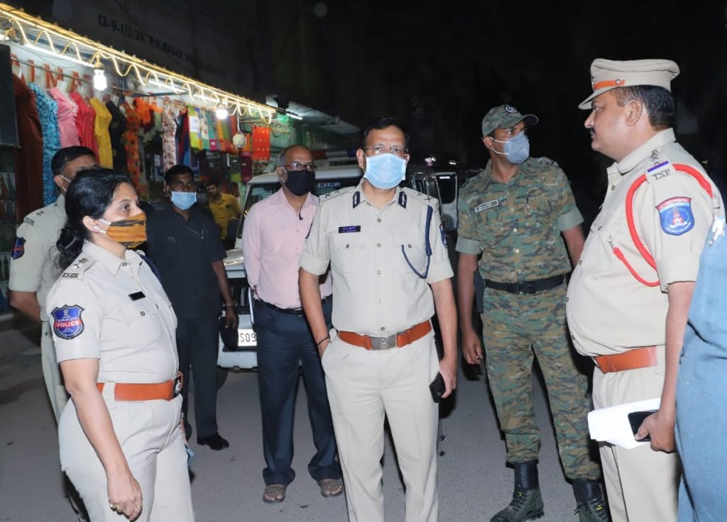 CP SRI. V.C. SAJJANAR, IPS. VISITED POLLING LOCATIONS MADHAPUR ZONE AND ...