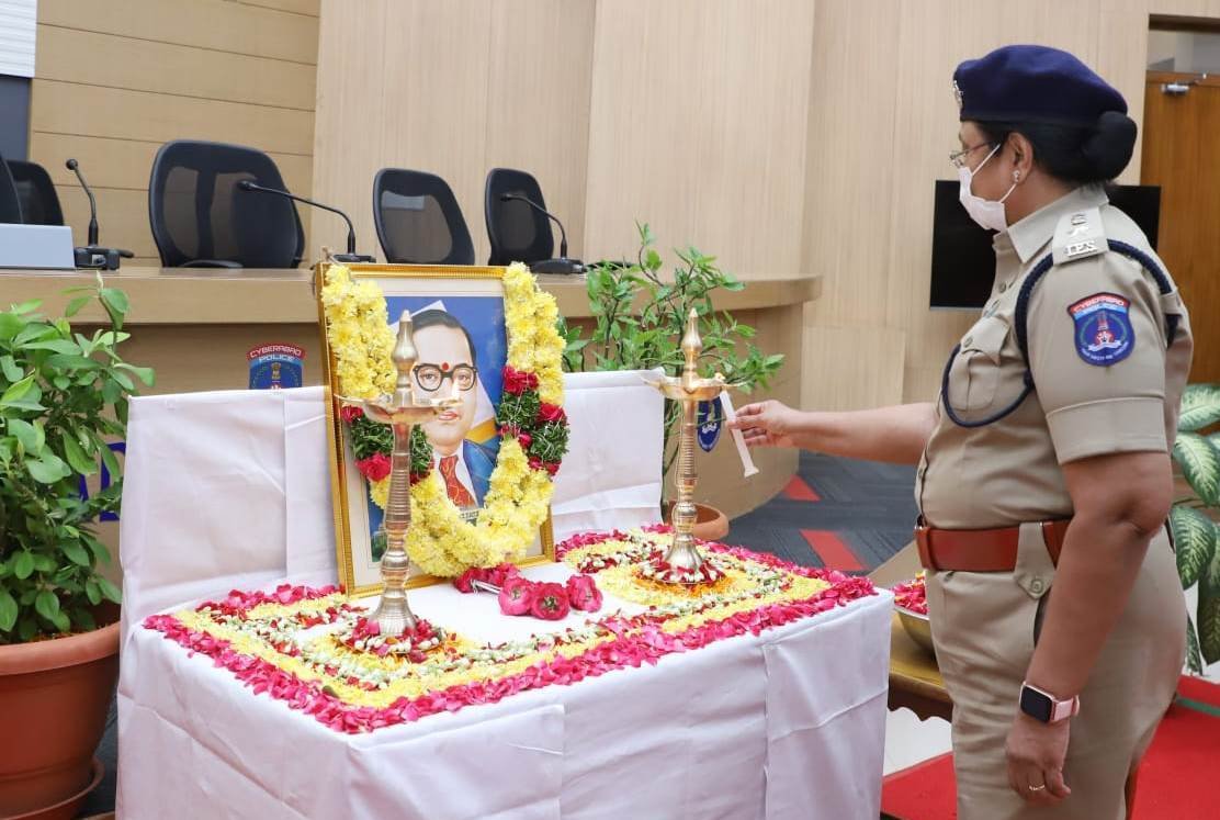 CP Cyberabad Shri Stephen Raveendra, IPS., pays rich tributes to Dr. B ...