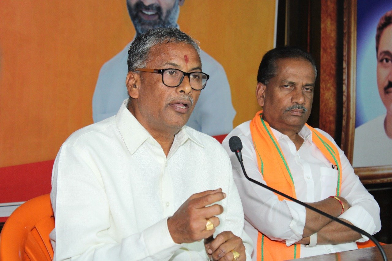 Pragati Bhavan turns den of corrupt BRS leaders: BJP Prabhakar ...