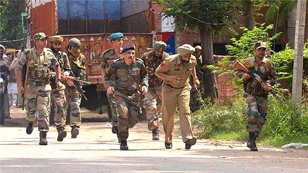 Indian police raid homes of prominent journalists - Pressmediaofindia