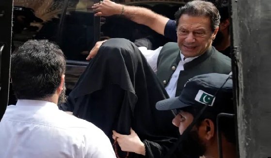 Pakistan ex-PM with wife sentenced to 14 years - Pressmediaofindia